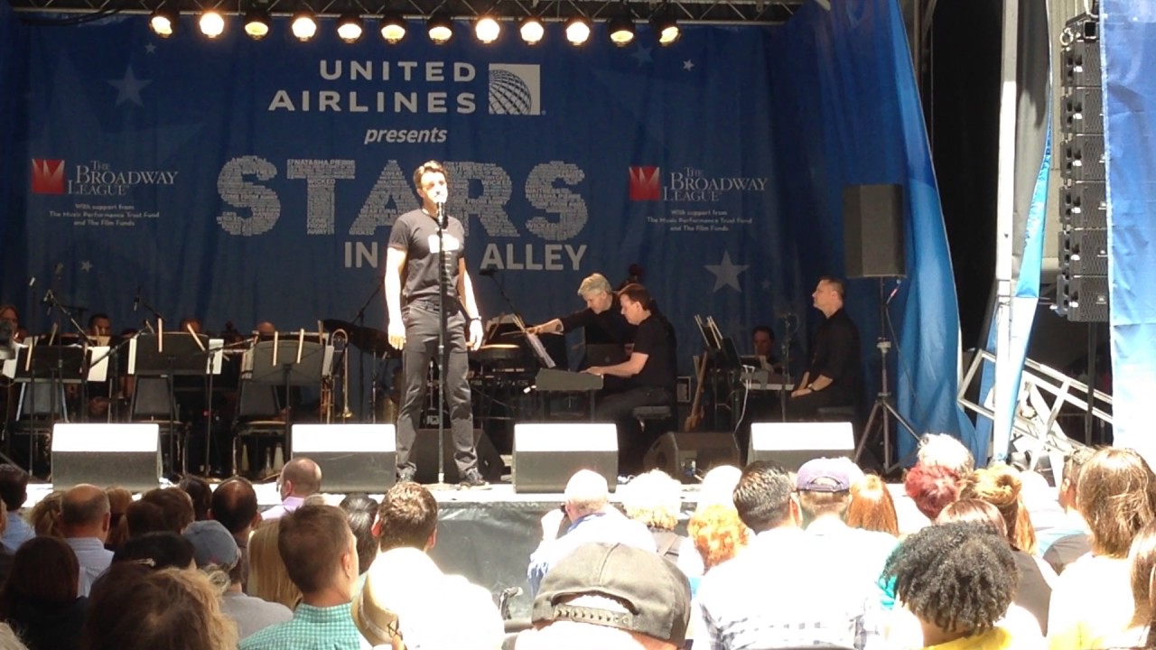 Michael Xavier sings Sunset Boulevard @2017 StarsInTheAlley - YouTube