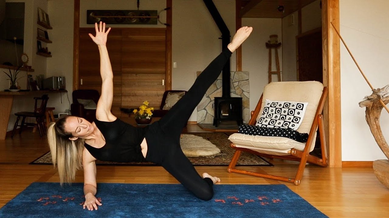 15 MINUTE full body Workout in JAPAN! // NO EQUIPMENT - YouTube