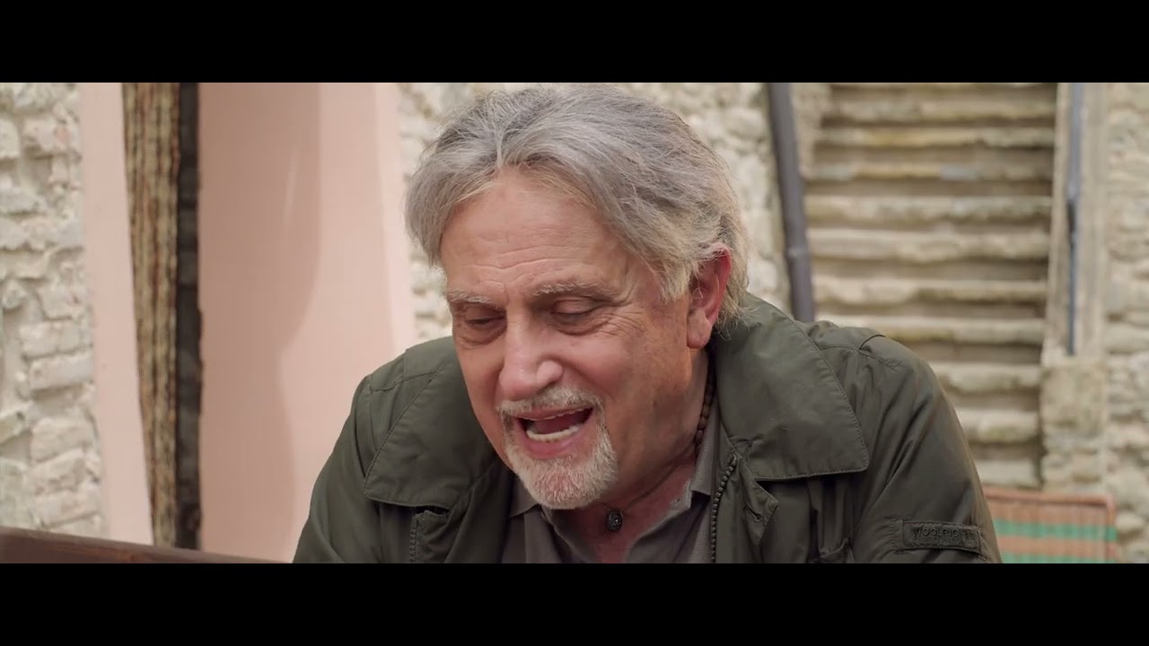 Evelyne tra le nuvole - Trailer Ufficiale - YouTube