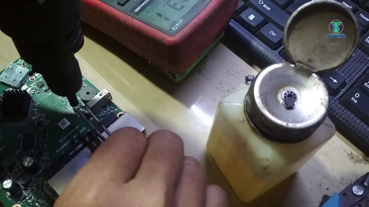 Repair Mikrotik RB951ui-2hnd red led in port 5 always turn on - YouTube