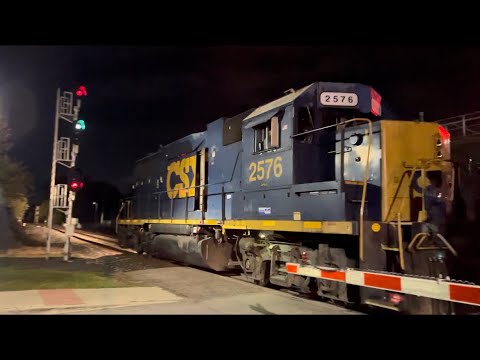 CSX GP38-2 #2576 Leads CSX L311 North Past Goddard Rd. in Romulus, MI on 10/18/23 - YouTube