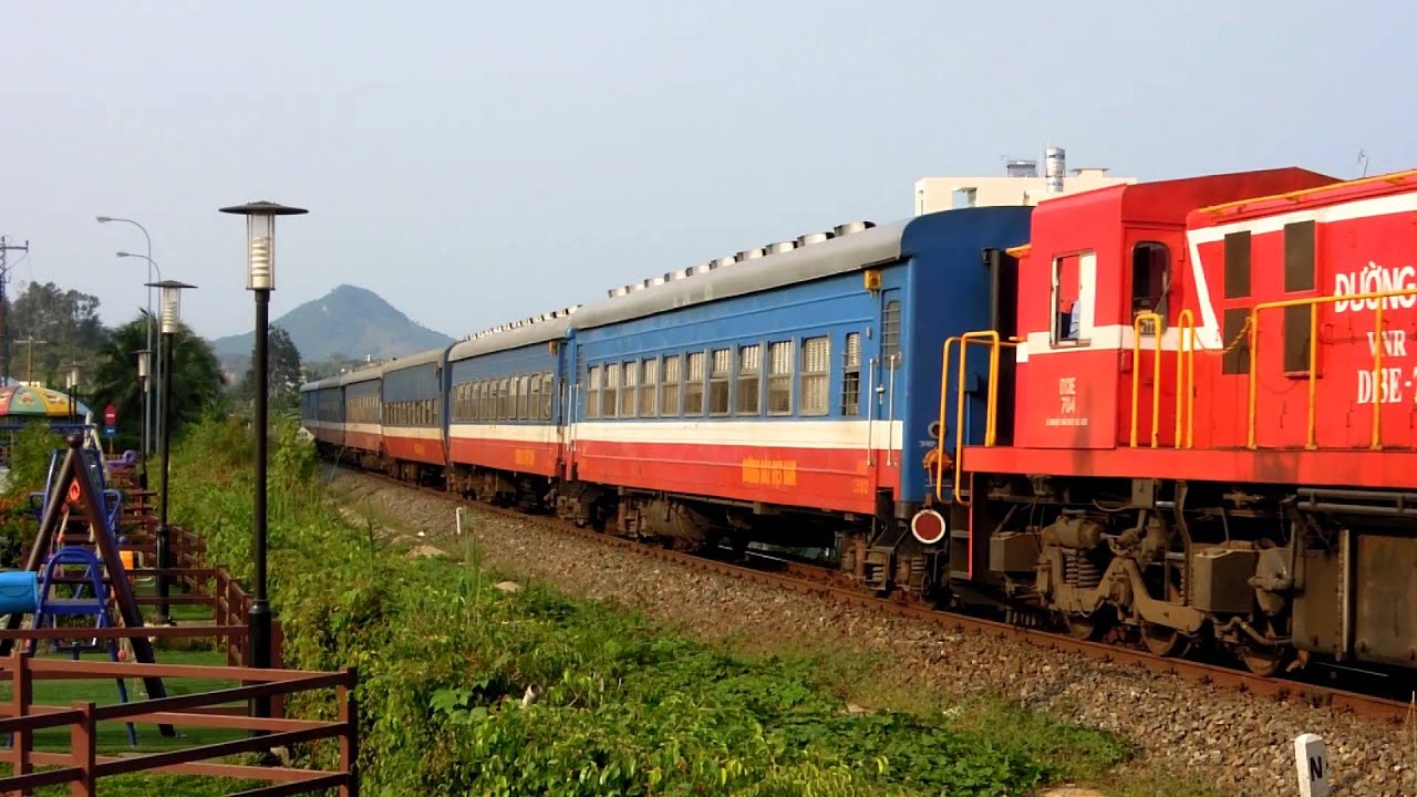 Vietnam, D13E (Indian YDM4) with local train Tuy Hòa-Nha Trang - YouTube