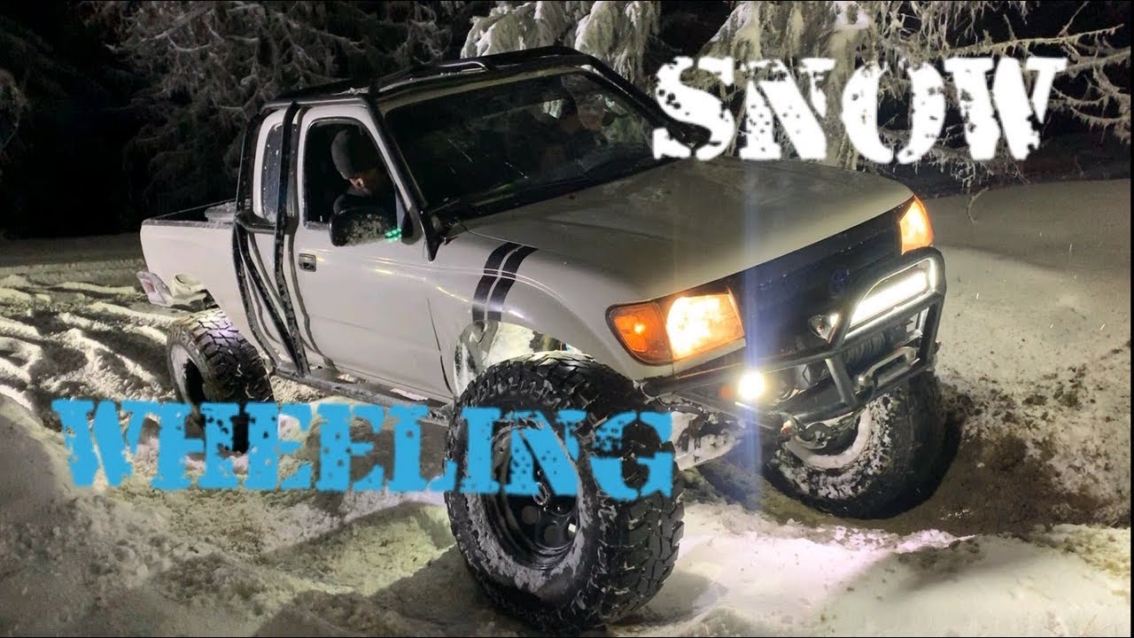 Southern Oregon Night Snow Wheeling - YouTube