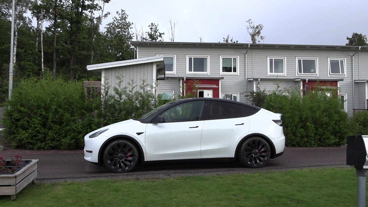 Tesla Model Y Performance 1000 km trailer challenge part 2 - YouTube