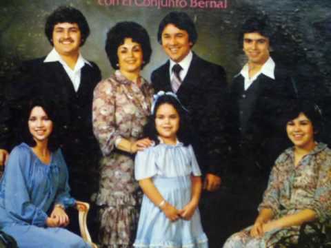 FAMILIA BERNAL Coritos tradicionales - YouTube