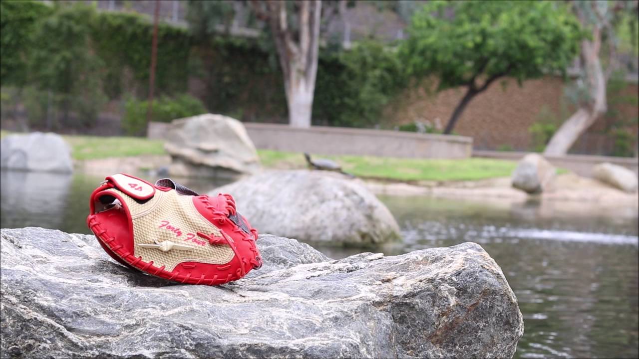 44 Pro Gloves Signature Series Snakeskin catchers mitt - YouTube