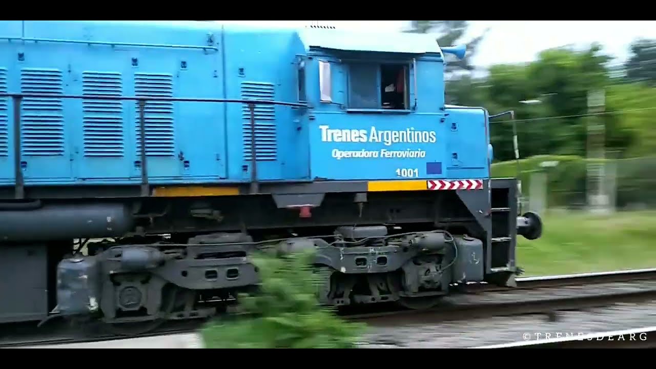 Locomotora EMD G26 HCW-2 (1001) + formacion N°15 a Junín - YouTube