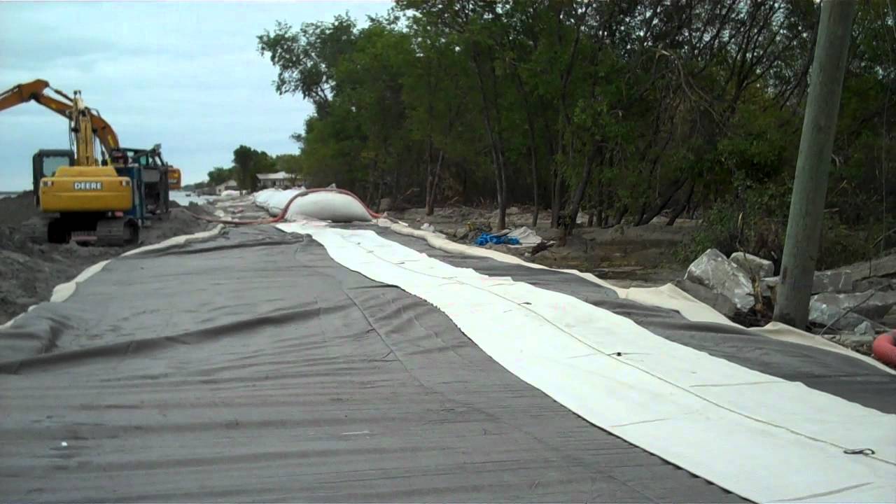 Laying the MacTube - 09.16.2011 - YouTube