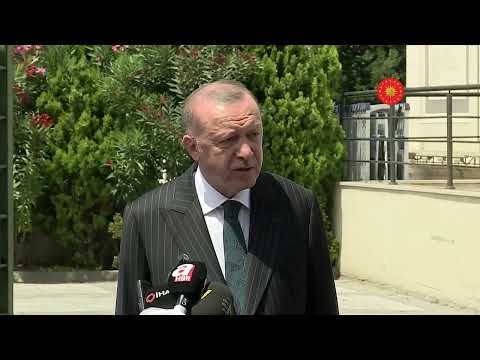 Cumhurbaşkanı Erdoğan, cuma namazı sonrası gazetecilere açıklama yapıyor
