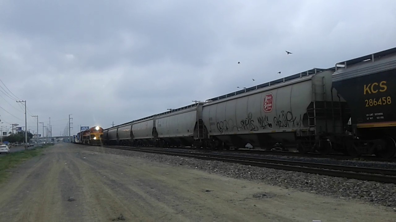 Tren Navideño KCSM 2016!/KCSM Christmas Train 2016! - GP22ECO's #2500 & #2501 - YouTube