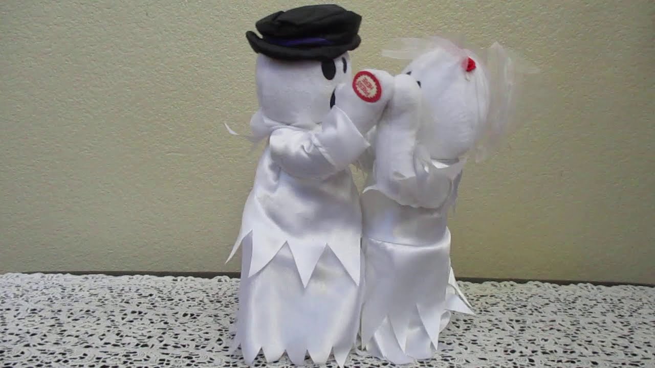 Animated Dancing Ghost Couple by Cracker Barrel 2012 - YouTube