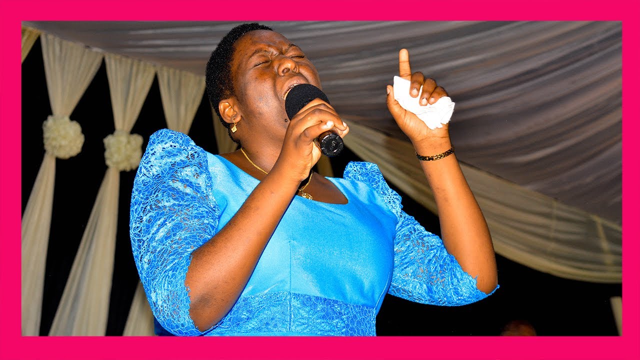 WIMBO: NI WEWE WAKUABUDIWA | WAIMBAJI: SHALOM VINE PRAISE TEAM - YouTube