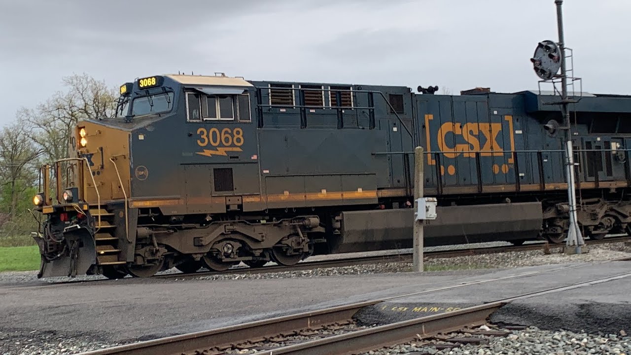 CSX B523-23 with 3068 Leading - YouTube
