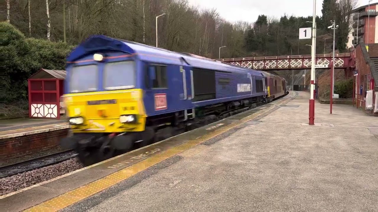 Class 66148, 67020 & 67005 at Morley 12/02/22 - YouTube