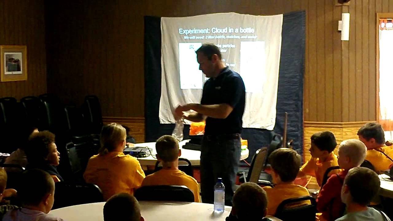 Ross Janssen showing a weather experiement - YouTube