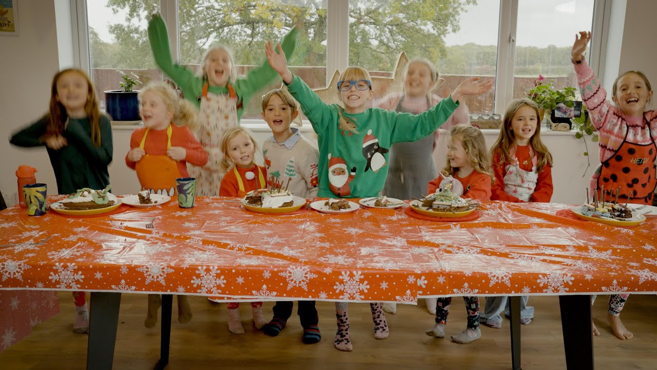 'Christmas Chocolate Cake Showdown' by 1-9 year olds - YouTube