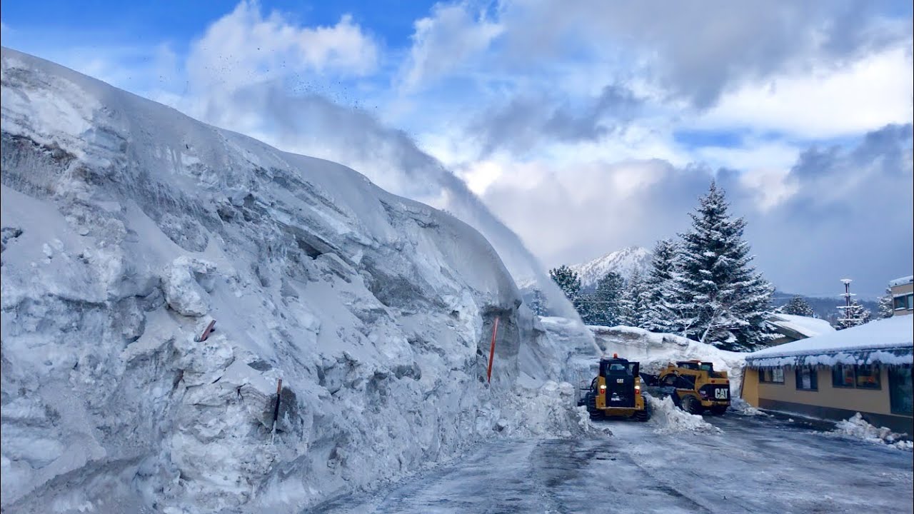 Hurling Snow +100 Feet at Mammoth Mountain - YouTube