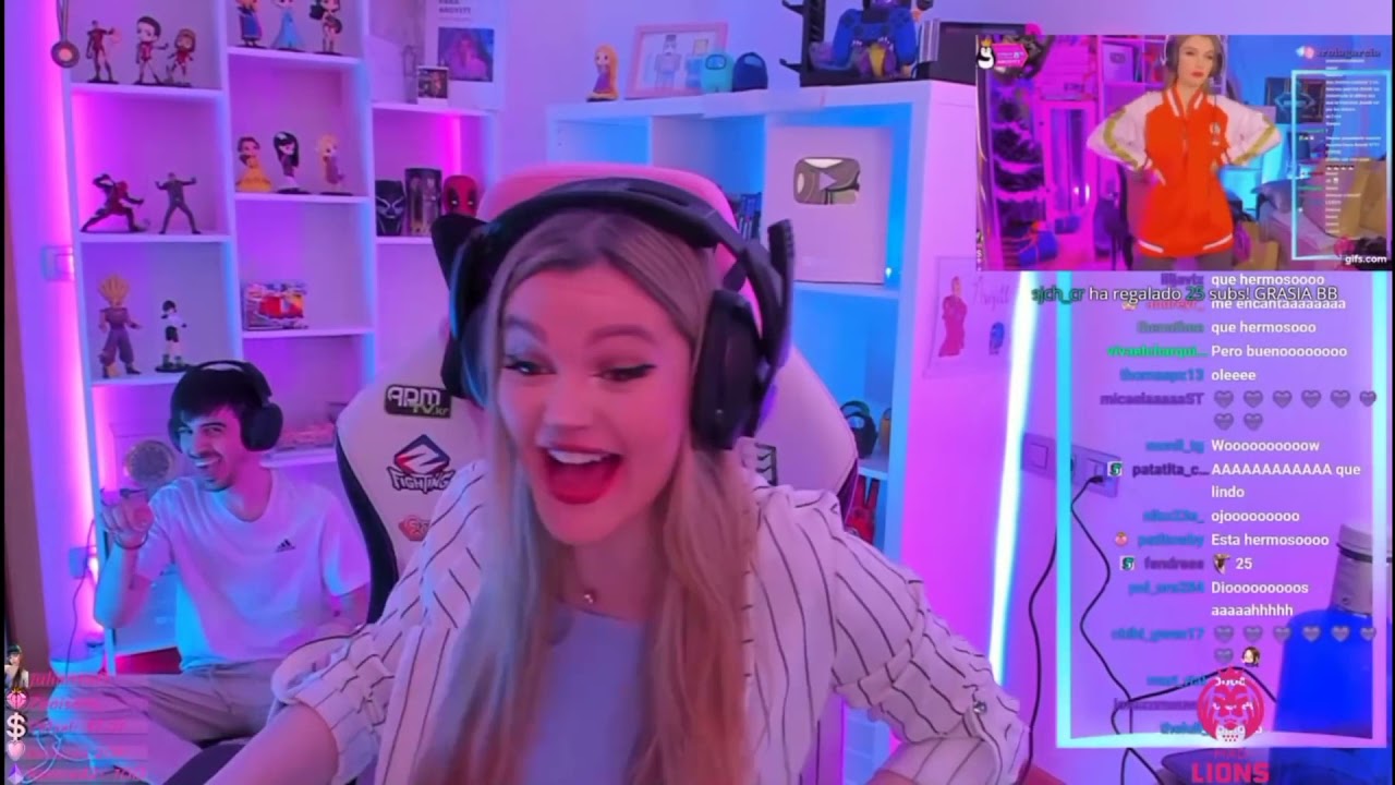 alexby11 le pega un susto ha aroyitt | en su nuevo setup - YouTube