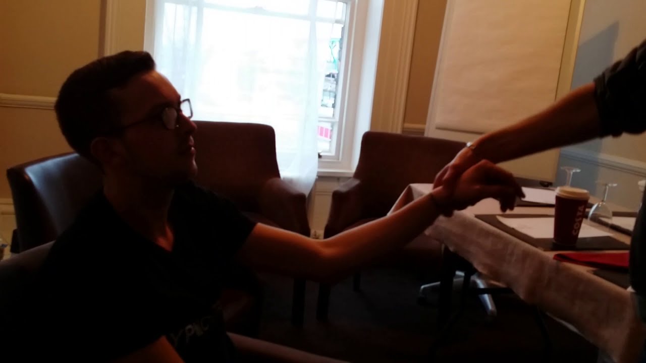 Hypnotizing a Hypnotist! Watch the "Butterfly Fingers" Induction in ...