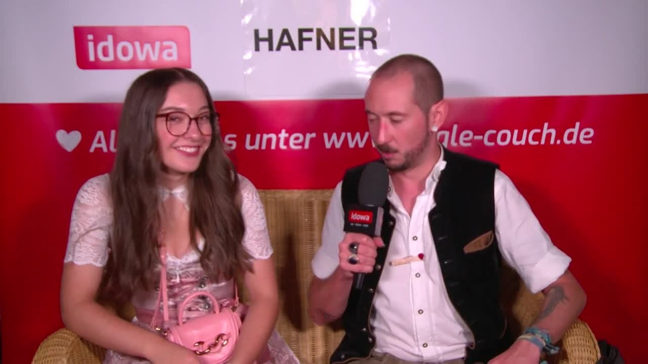 Single-Couch 2023 - Sie sucht Ihn - Romina M. - YouTube