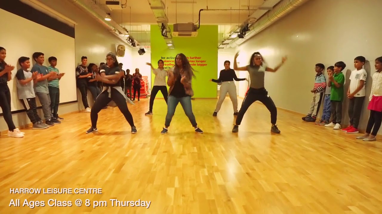 Clg girls dances|Sodaku mela soduku poduthu cover song | Mass ...