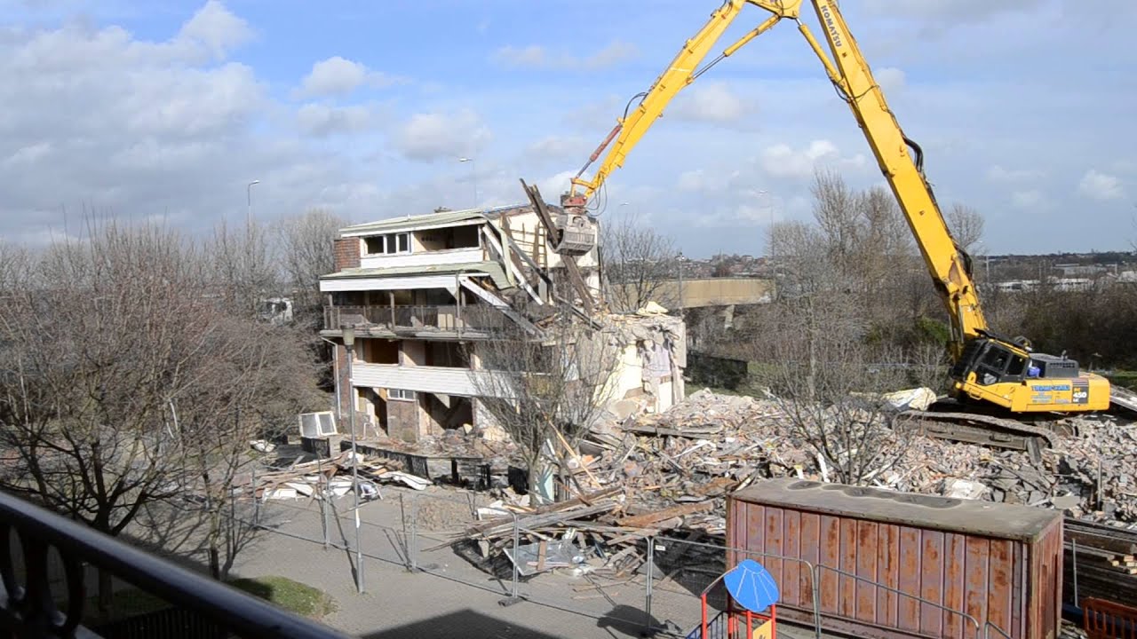 CHANDLESS ESTATE GATESHEAD DEMOLITION VIDEO PART 1 PART 2 25 2 2014 ...