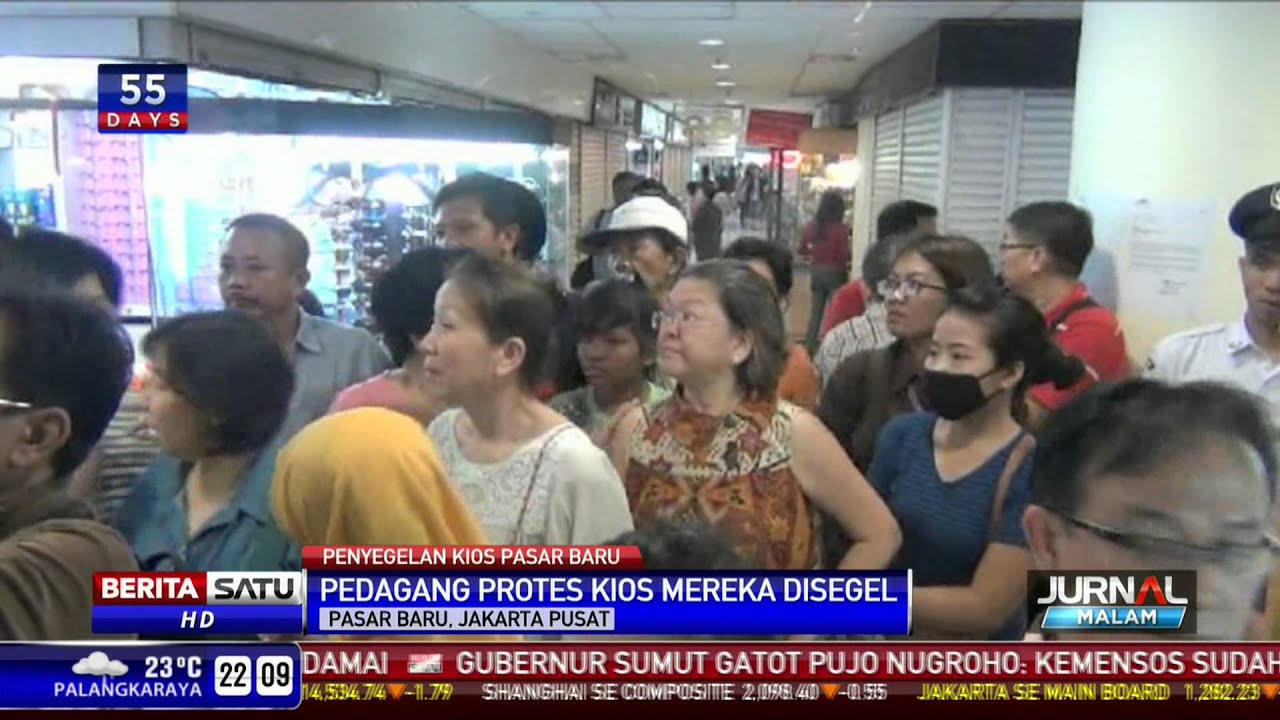 Ratusan Toko di Pasar Atom Disegel - YouTube