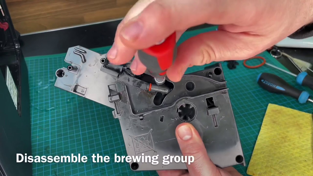 How to maintain the brewing group Siemens automatic coffee machine EQ.6 ...