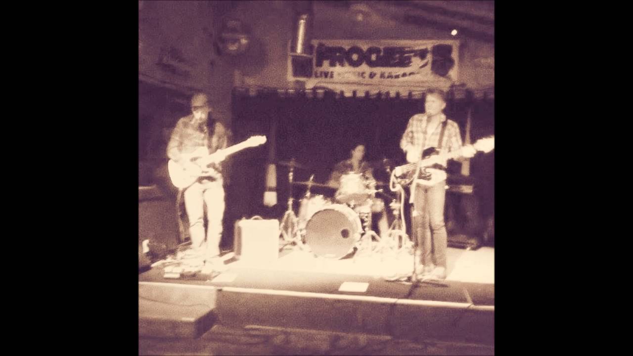 Delta Shade - Dark Days - YouTube