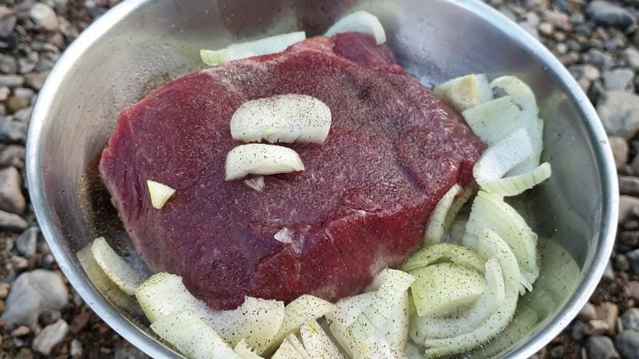 Vita cu ceapa si oua ochi - YouTube