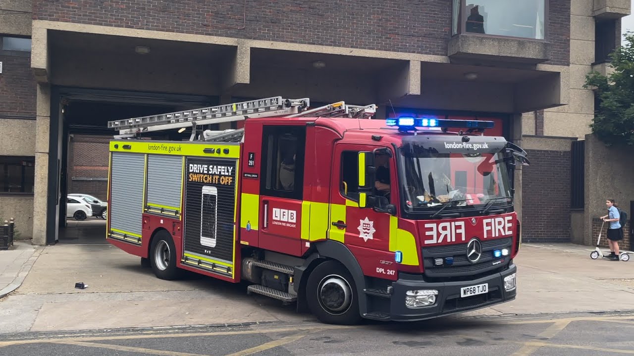 (F261) Bethenal Green Fire Station’s Dual Purpose Ladder’s Turnout ...