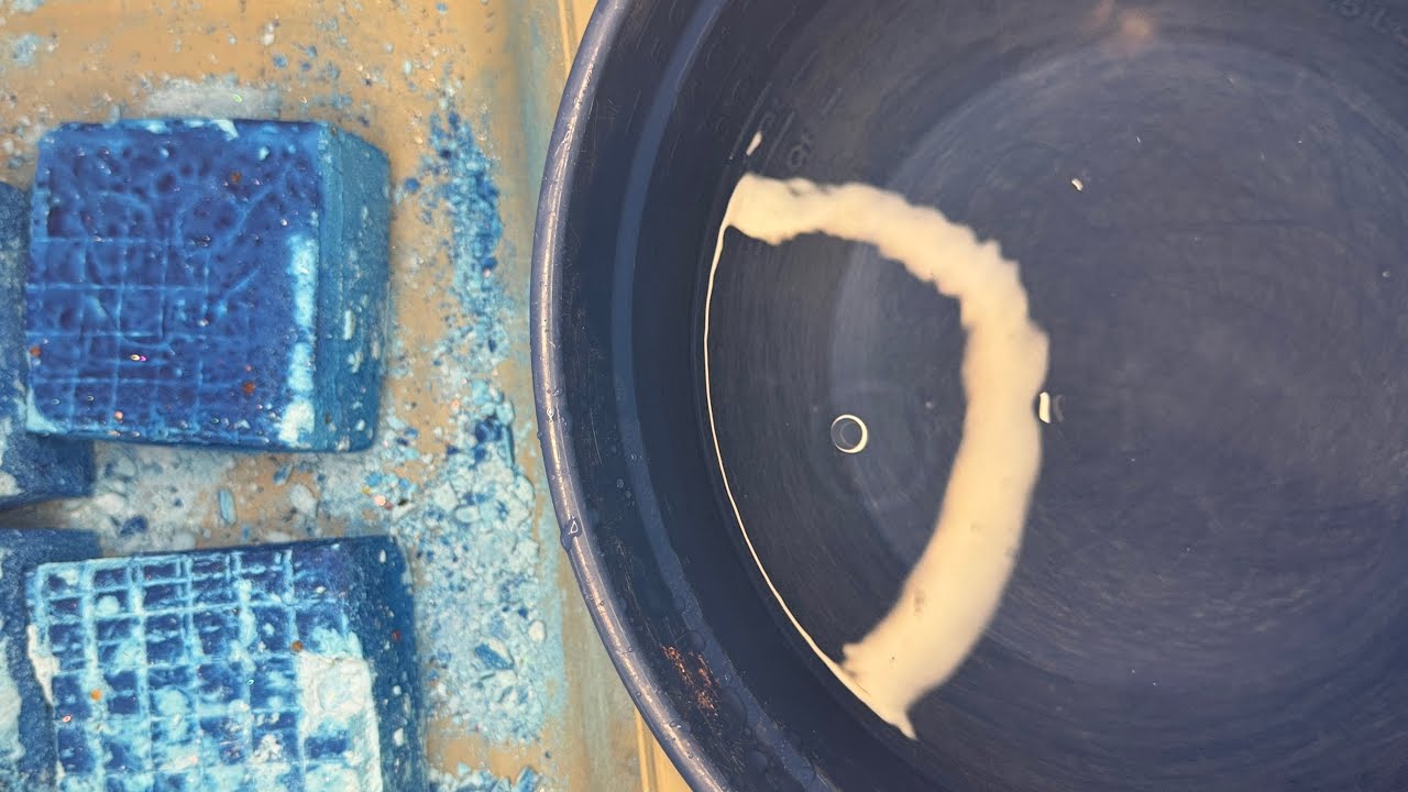 Blue Hydrophobic Water Crush | Oddly Satisfying | ASMR | Gym Chalk ...