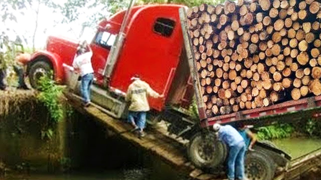 Overloaded Truck Crash | Top Insane Truck Rolling Over | Heavy ...
