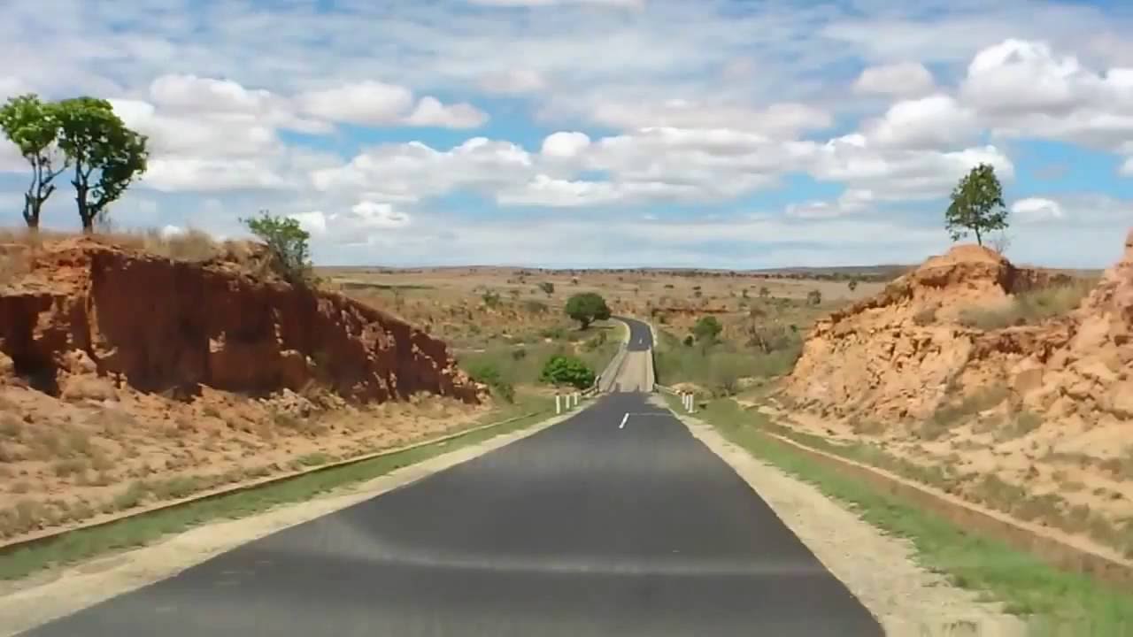 Le grand sud de Mada par la RN7 - YouTube