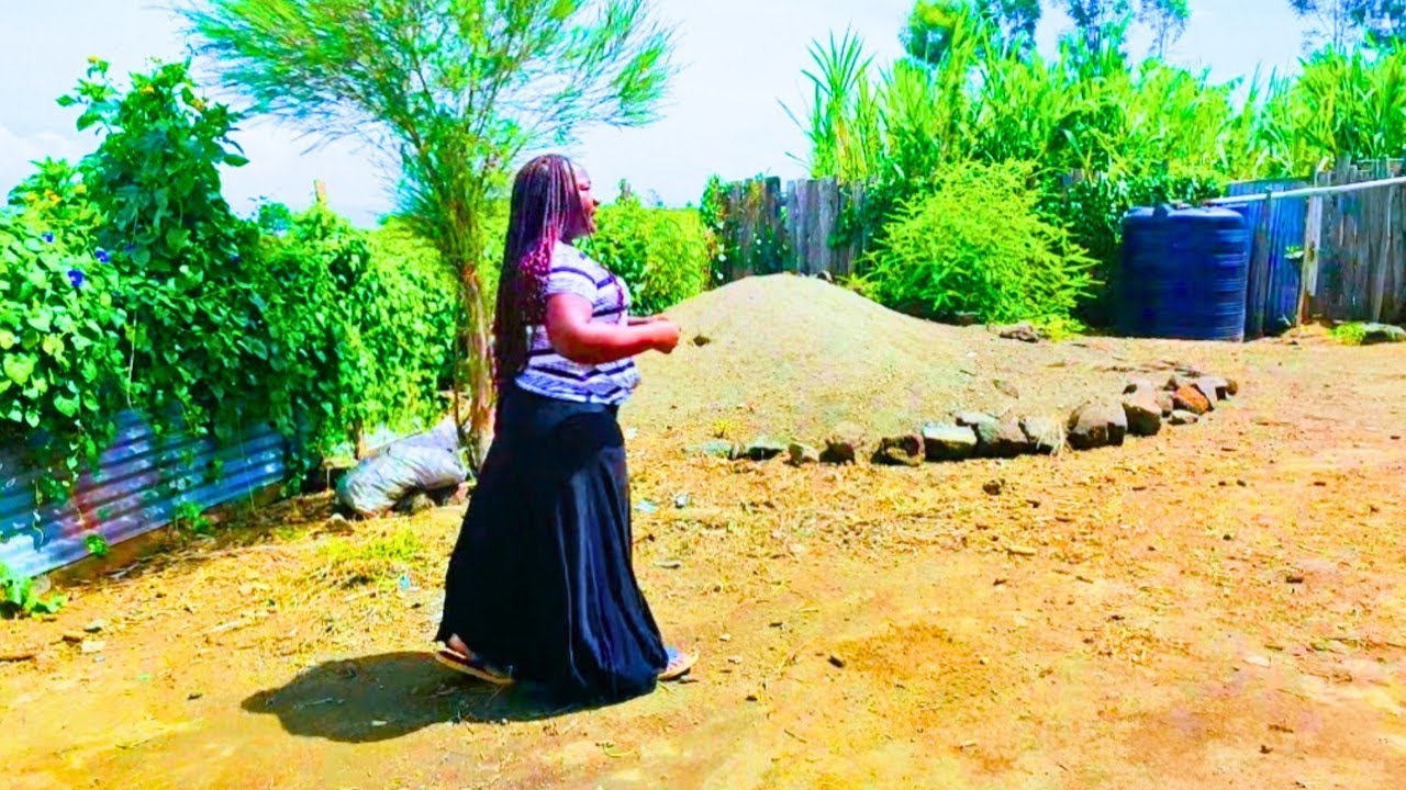 🌿 A Beautiful African Village Compound Tour 🏡 | Peaceful Living ...