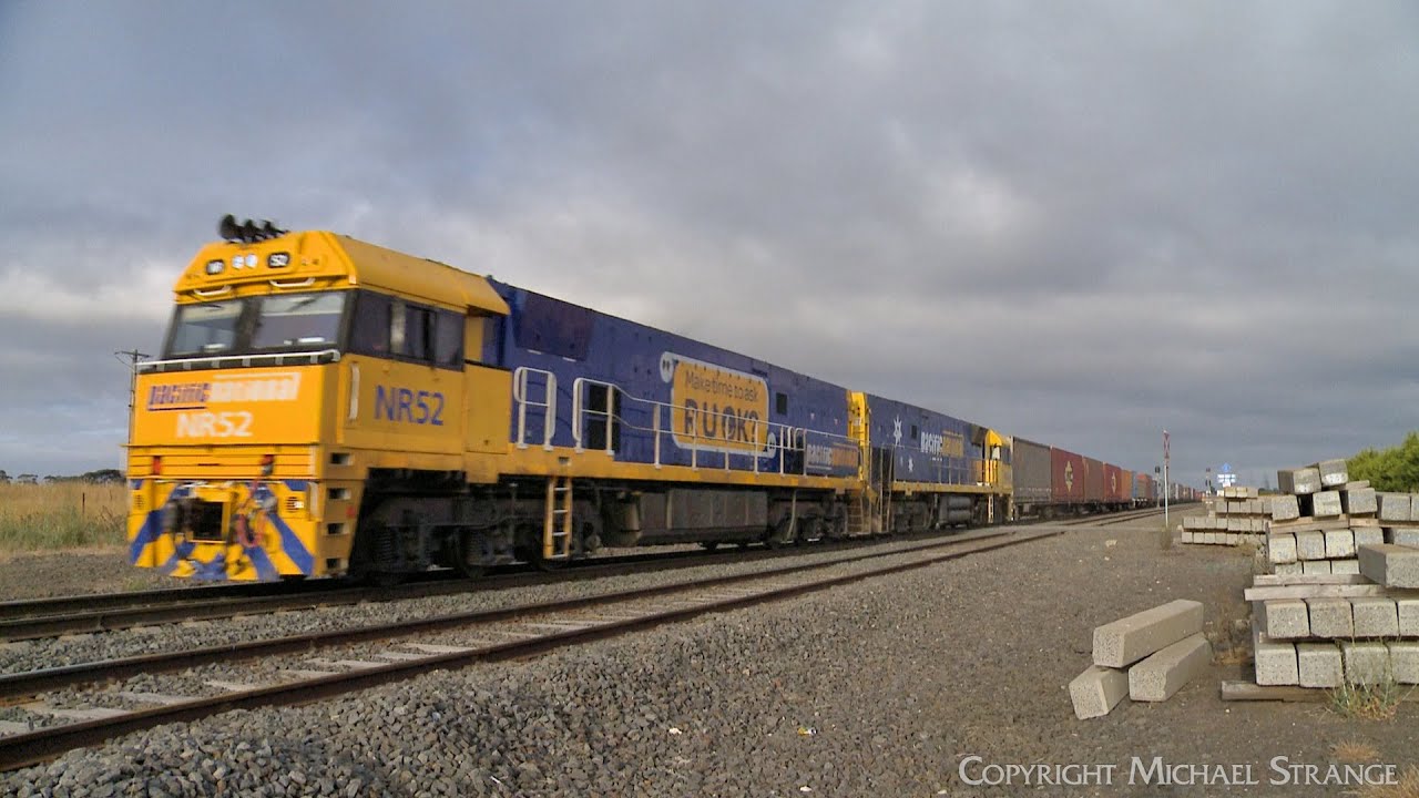 NR52 "R U OK?" Leads 7AM5 Pacific National Container Train (19/2/2023 ...