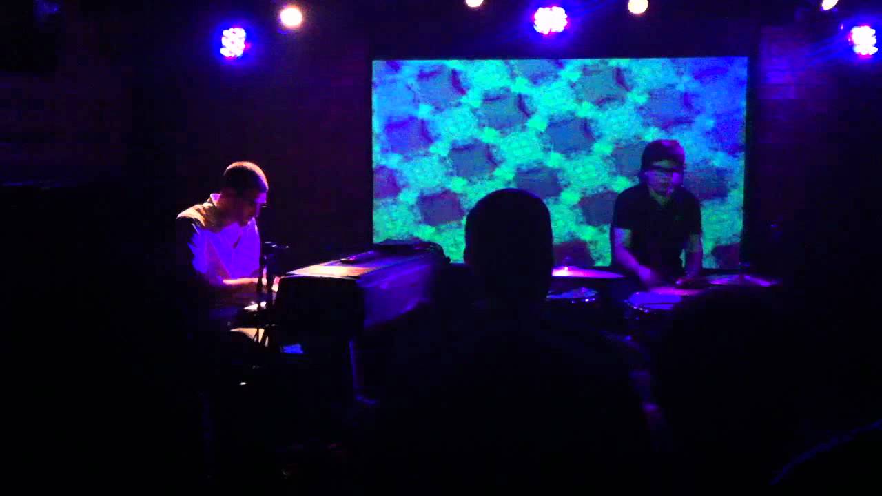 CRuNCH @ Outer Space Party! (Ozen bar,Tel Aviv, 12.04.12) - YouTube