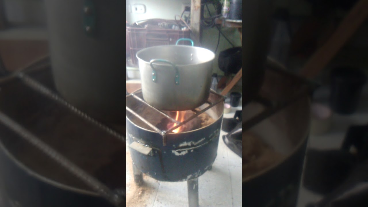 Fogones ecológicos con aserrin muy económicos - YouTube