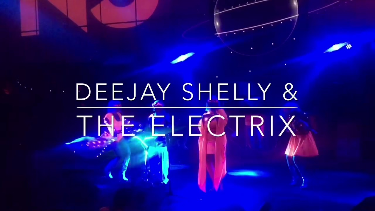 DJ DeeJay Shelly & The ElectriX perform at Mandalay Bay Light in Las ...