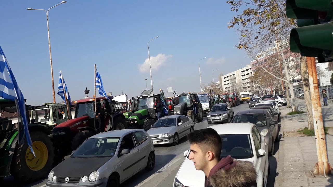 Τρακτέρ στο κέντρο της Θεσσαλονίκης - YouTube