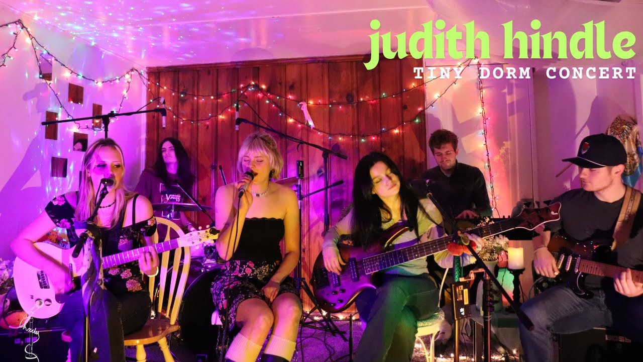 Judith Hindle: Tiny Dorm Concert - YouTube