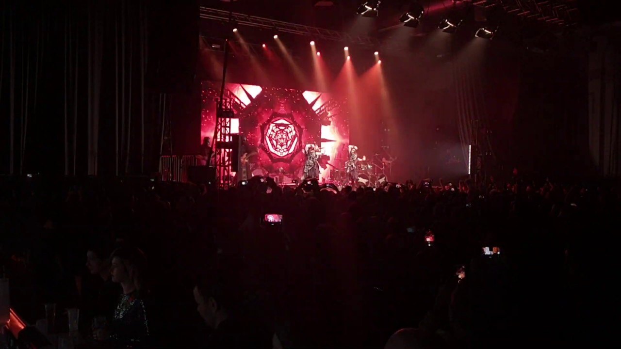 Babymetal - Da Da Dance (with Intro) - live in Berlin 2020 [1/12] - YouTube