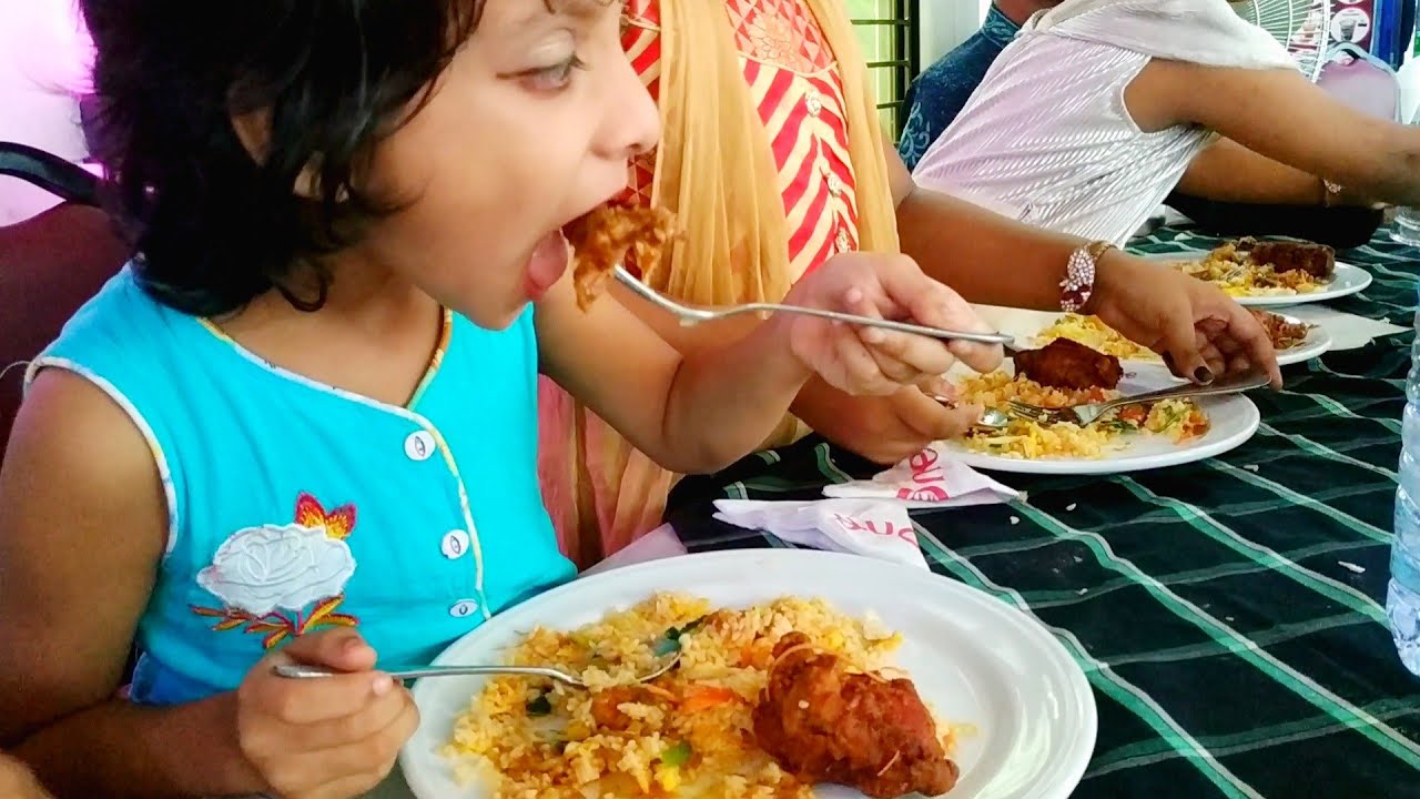 Eating Lunch(Fried Rice & Fried Chicken) With Kids at The One ...