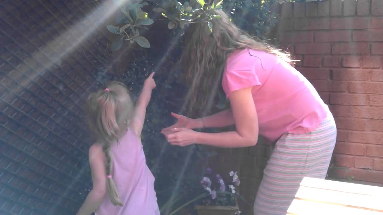 Robyn Davies Easter Egg Hunt 2011 - YouTube