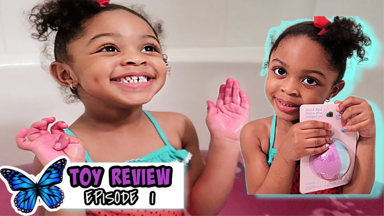 SHAI TURNS PINK! TOY REVIEW SURPRISE BATHBOMB WITH HIDDEN SQUISHY TOY ...
