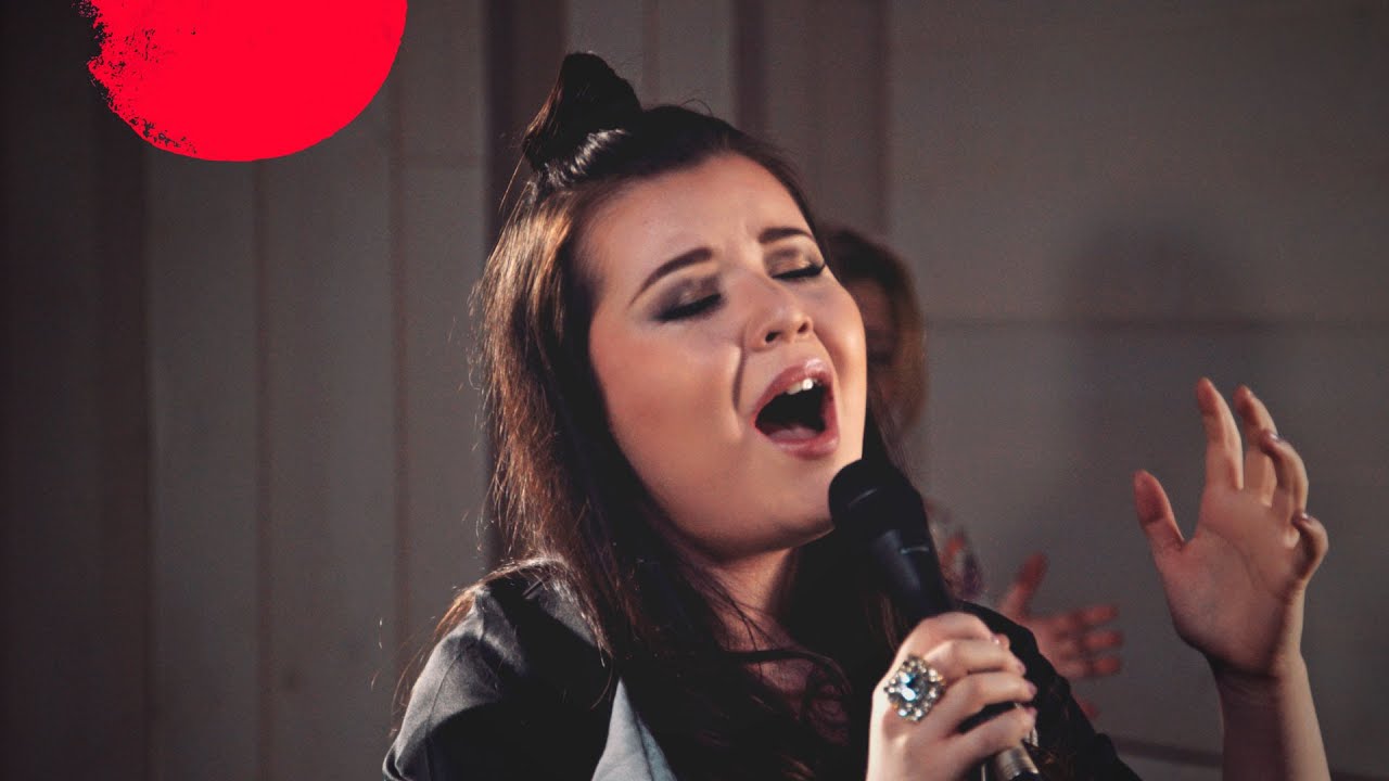 Diandra covers John Legend's All Of Me (acoustic live at Nova Stage ...