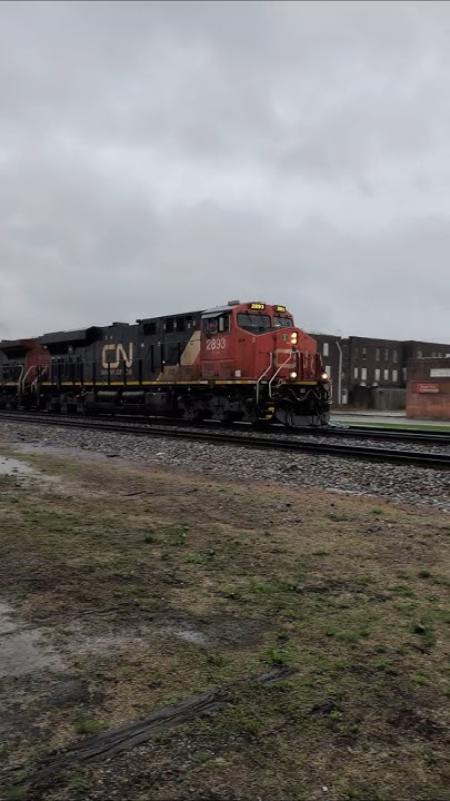 Friendly engineer on the CN 2893 North, 4/5/2025. - YouTube