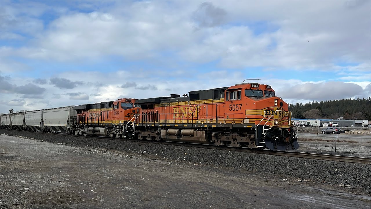 Railfanning around Spokane with lots of trains - YouTube