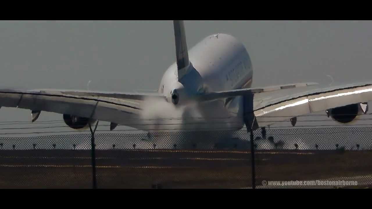 Singapore Airbus A380 Insane Smoke - YouTube