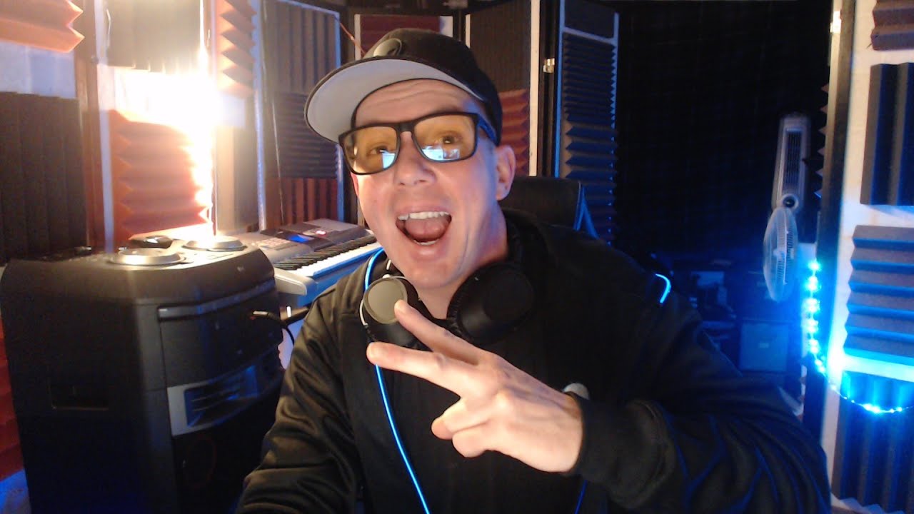 Rapper Ryfizzle in Home Studio in action. Inspired by Legion Beats on ...